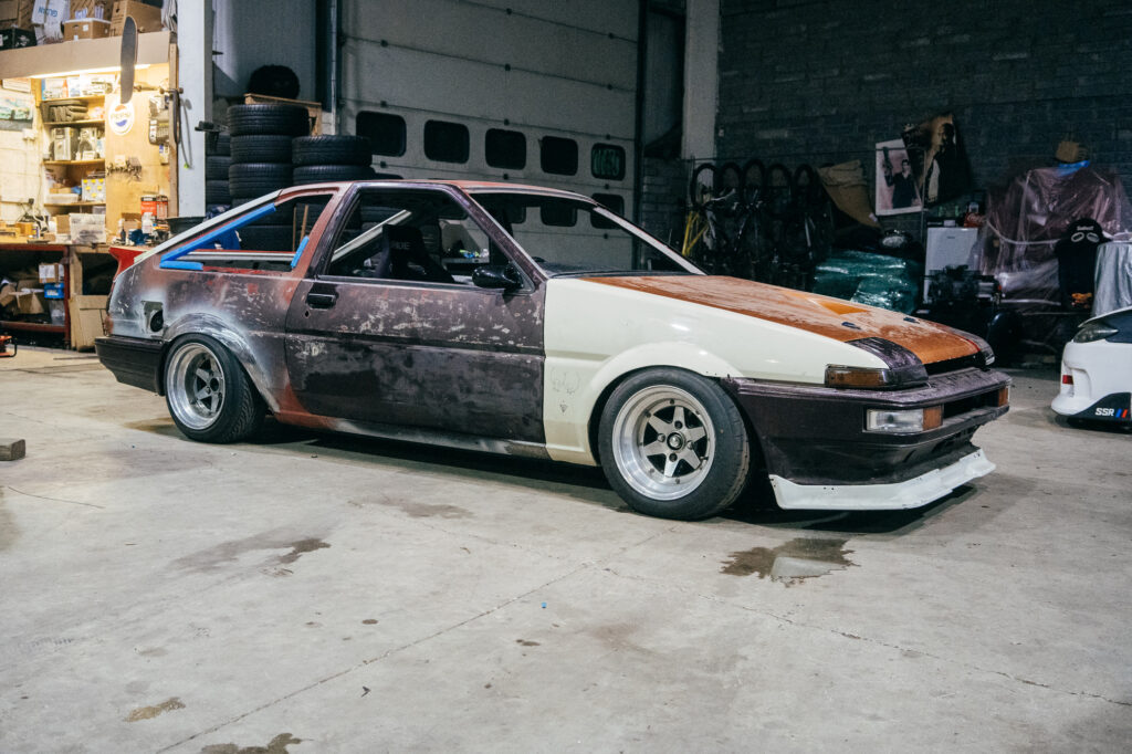 Juiceboxforyou » Blog Archive Barry Finished the AE86's Rear Arches ...